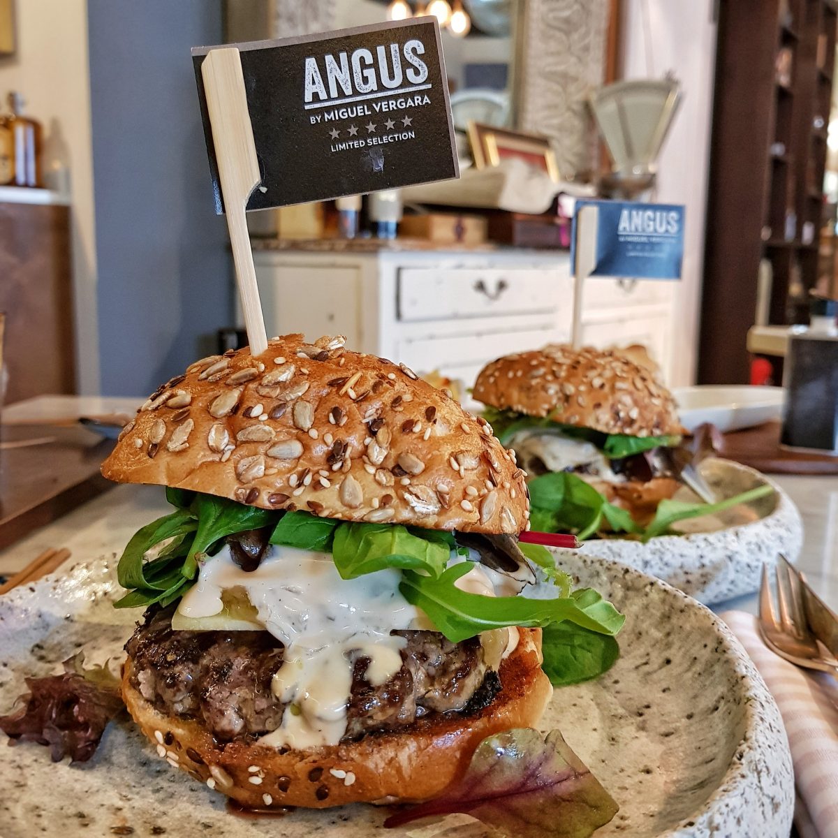 La receta de la hamburguesa perfecta - Grupo Miguel Vergara