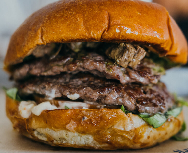 Hamburguesa Smash: qué es y cómo prepararla - Blog Miguel Vergara